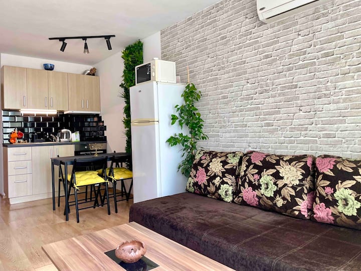 Apartment Floral, First Sea Line - Pomorie