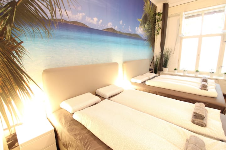 ★Central★wifi★netflix★wide Screen★near Subway★ - Berlin