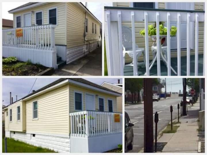 Cozy Home Bright & Beachy 4rms. - Fenced In  Yard - Seaside Heights, NJ