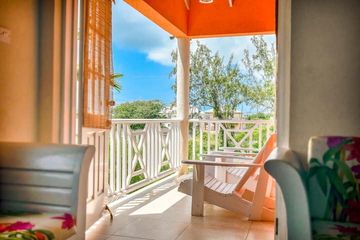 Two Bedroom Apt With Pool. Near Beach And Golf. - Barbados
