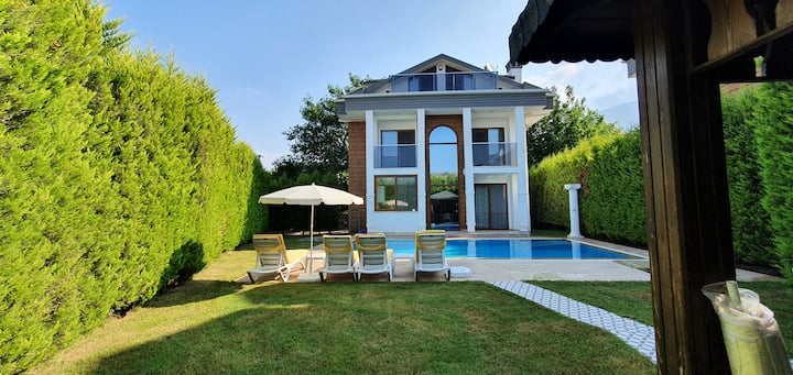 ÖLüdeniz'de Müstakil Havuzlu 4+1 Villa - Hisarönü