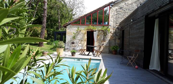 Beau Jardin Avec Piscine Et Cuisine D'été. - Figeac