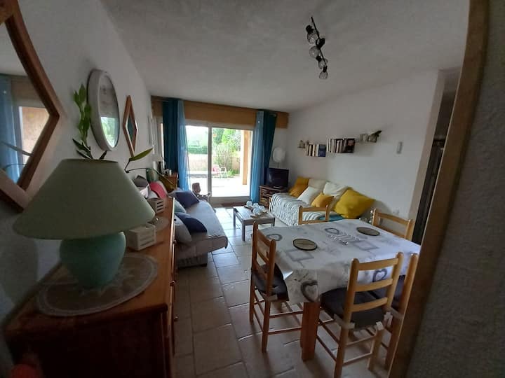 Appartement Chaleureux Avec Piscine - Salses-le-Château