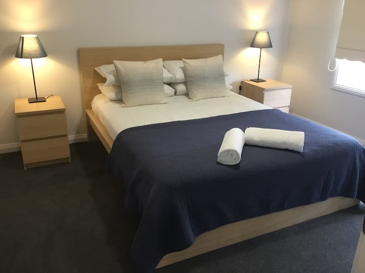 City Centre 2 Self Contained Apartment. - Warrnambool