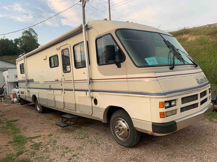 Historic Farm House Bnb/delightful Rv/tree House - Rapid City, SD
