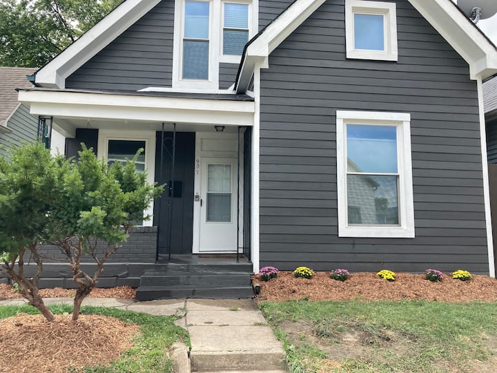 Less Than 5 Minutes From Downtown Indy Sites - Indianapolis, IN