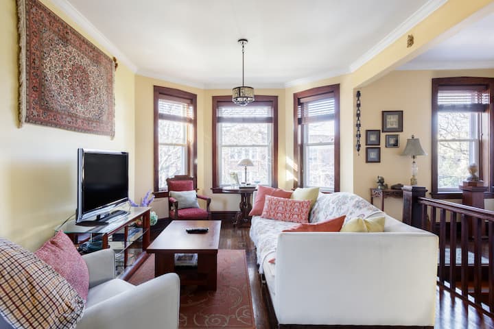 A+chicago Roscoe Village Wrigley Season Special - Chicago, IL