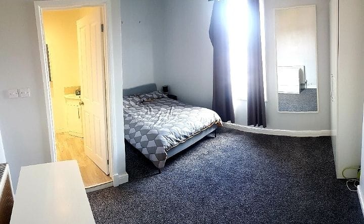 Clean Quiet Ensuite Available - Coventry