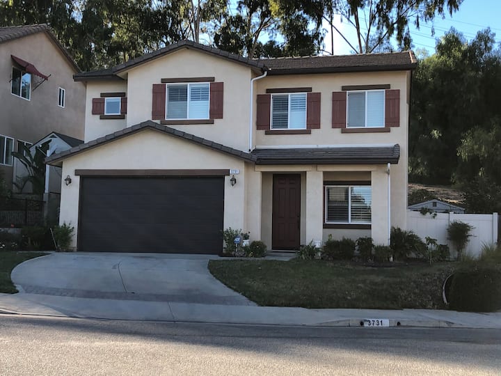 Comfy Family Friendly Home By All Major Freeways - Los Angeles, CA