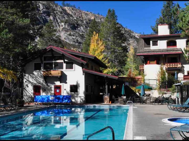 Squaw Valley Kitzbul - 타호 호