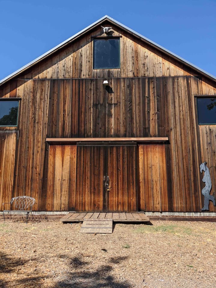 Cozy Barn Nestled In The Hills Of Danville Ca - Blackhawk, CA