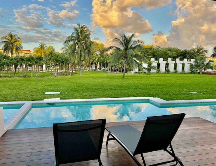 Private Pool & Jacuzzi, By The Ocean, 2 Bdr Apt. - Playa del Carmen