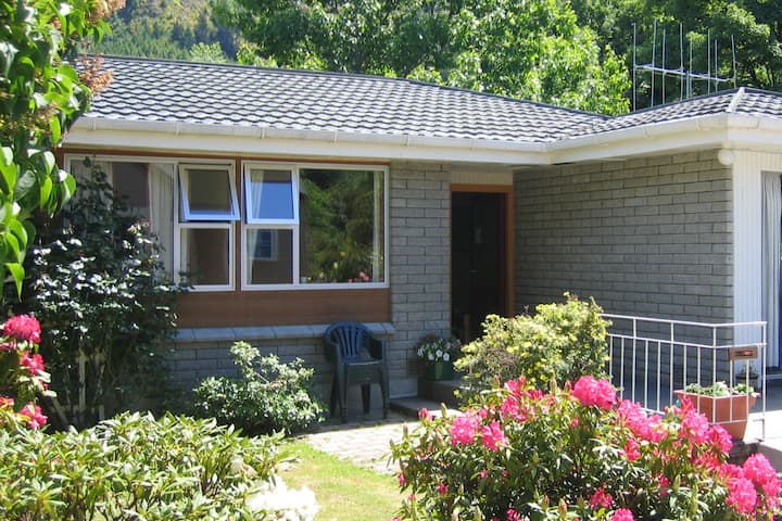 Little Poplar Lodge - Central Arrowtown - Arrowtown
