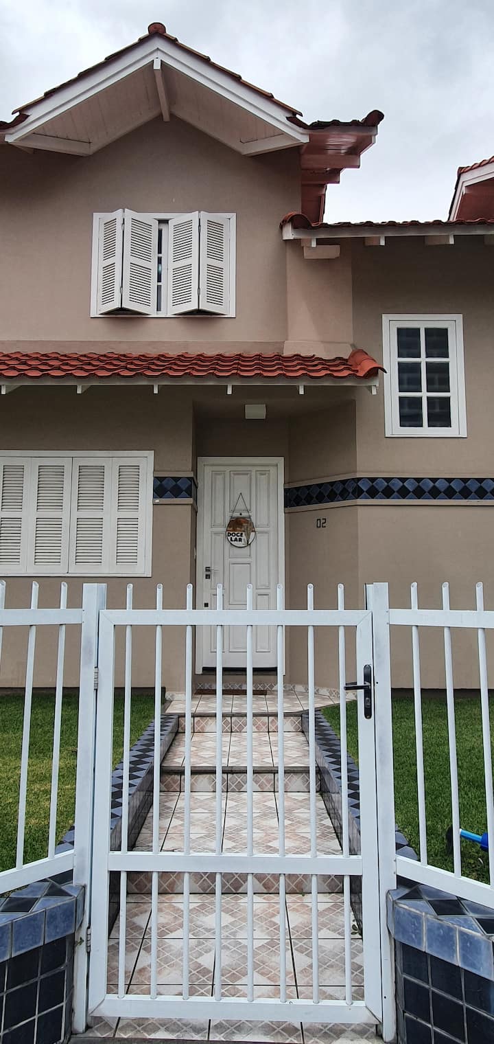 Casa Em Condomínio  Excelente Localização! - Tubarão