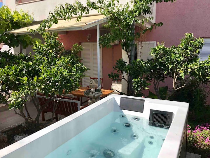 Villa Linda Jacuzzi & Pool, Parking, By The Sea - Sevid