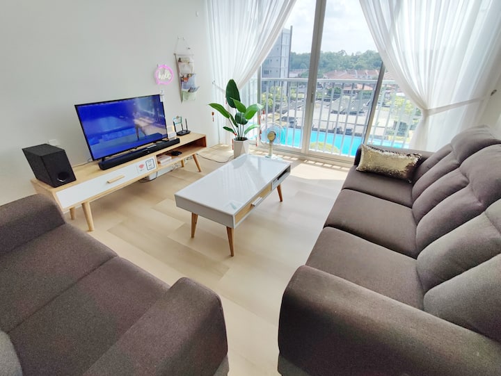 Cozy Liberty Grove (3br & 3bth) - Kuching