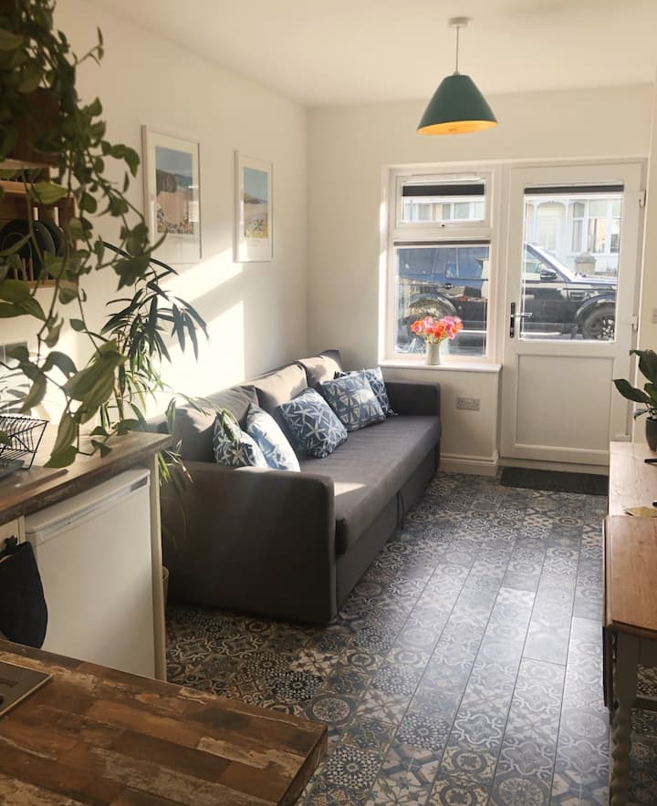 33 By The Sea - Newquay