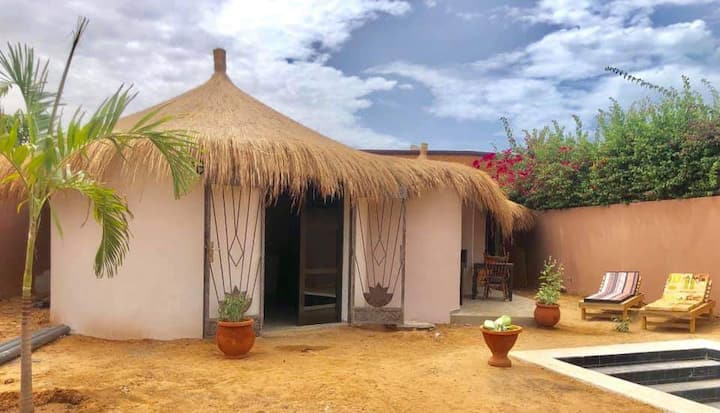 Charmante Villa Recente Avec Piscine Et Au Calme - Senegal