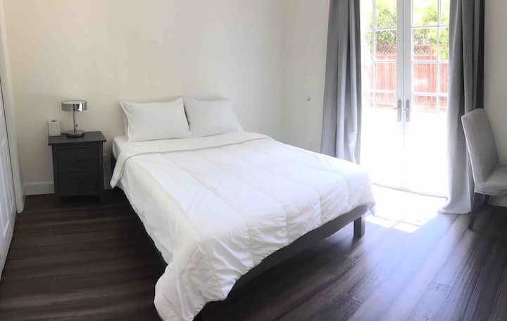 Apricot Room With Private Entrance - San José, CA