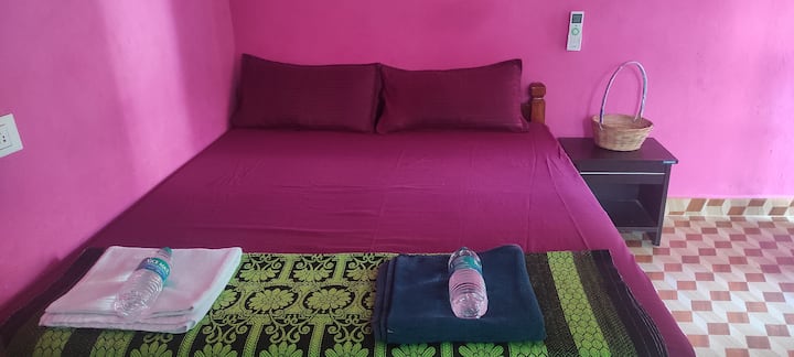 Varsha Homestay! 50mtrs From Beach Private Room On First Floor With Balcony & Terrace . - Mahabalipuram