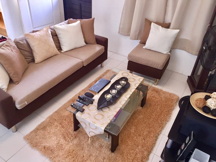 Affordable 2-storey Home With High Speed Internet - Las Piñas