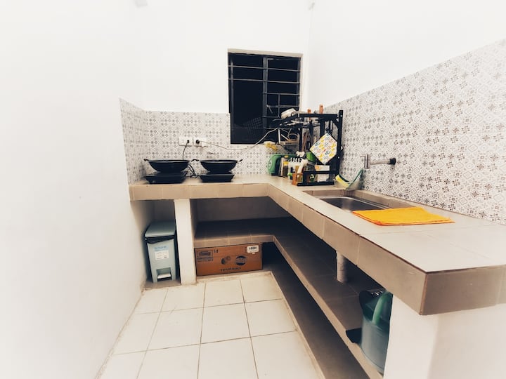 Work&chill Capsuleroom#c Nr Ust | 100mbps+netflix - Manila