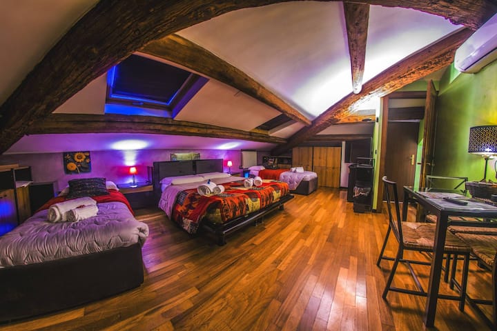 Chambre Mansardée Avec Terrasse | 300m Des Arènes. - 베로나