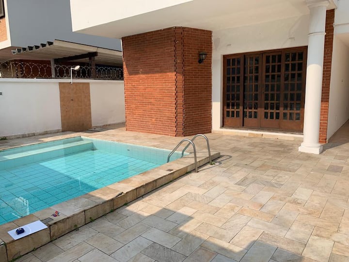 Casa Com Piscina Próximo A Praia - Santos