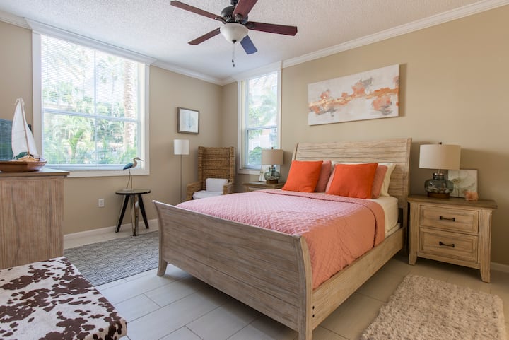 Enjoy Fully Equip Condo In Rosemary Square! 30 N M - West Palm Beach, FL