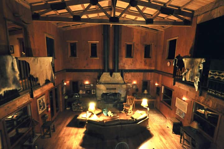 Wilderness Ranch House - Los Padres Natl Forest - Santa Paula, CA