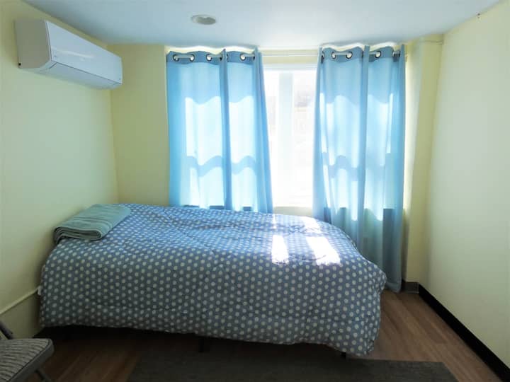 Newton Ground Floor Renovated 2-bedroom Apt. - Newton, MA