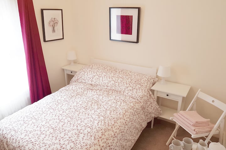 Reading Holiday Rentals & Homes - England, United Kingdom | Airbnb