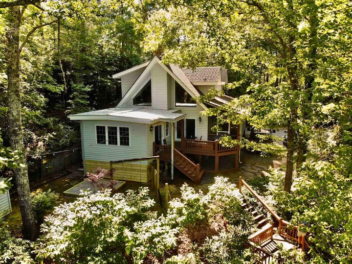 Quiet & Cozy Mountain Home On Greens Creek, Sylva - Sylva, NC