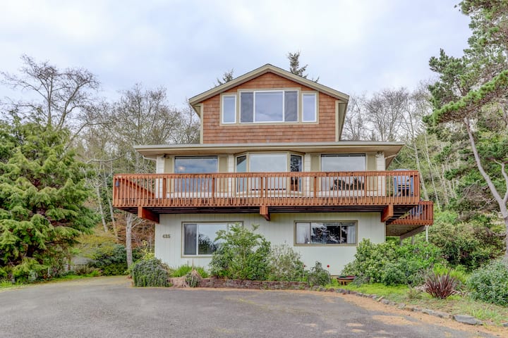 Hill Top Home At Cannon Beach - Cannon Beach, OR
