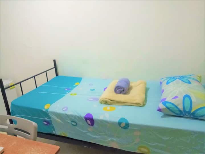 Aljunied Room1 > Mrt 3min > Cbd 15 Mins - Novena