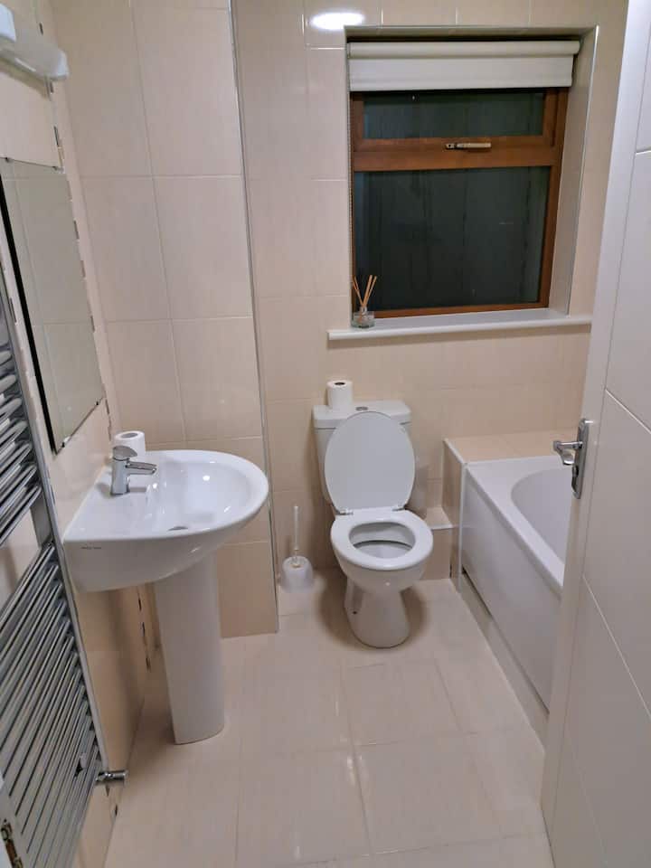 Room With Private Bathroom - Limerick
