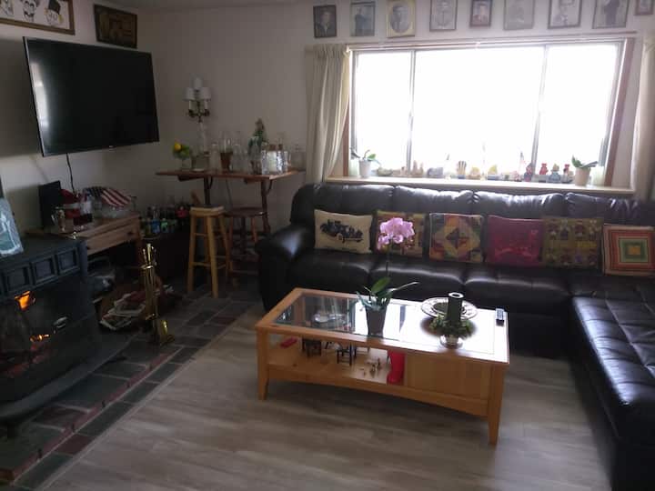 Private Room In Cozy & Clean N Utica House - Utica, NY