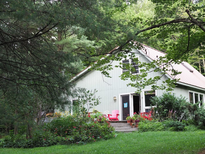 Vermont Cabin In The Woods - Camel's Hump State Park, Duxbury
