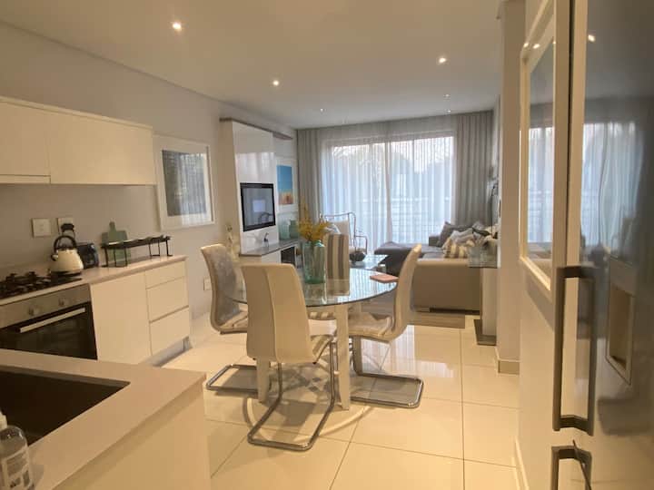 Luxurious Dante’s One Hyde Park Suites Free Wifi - Johannesburg