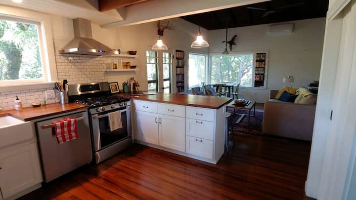 Updated Russian River Cabin (Beach/river Access!) - Healdsburg, CA