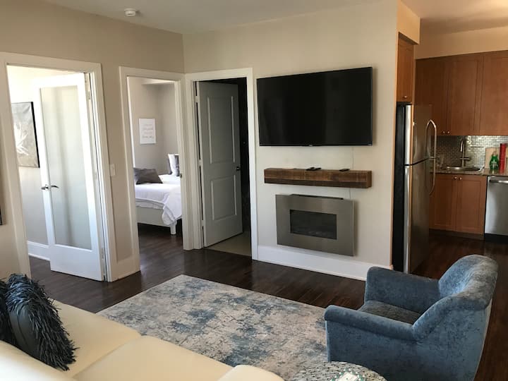 Mississauga Square One 2+1 Bedroom Corner Condo - Mississauga