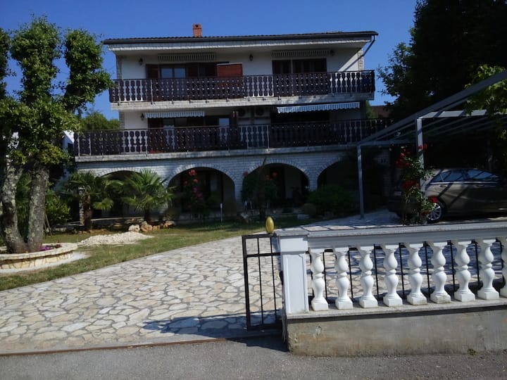 Appartement Nelia In Malinska, Krk (App. 3) - Malinska