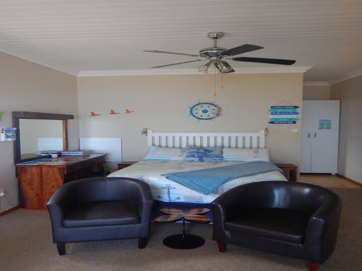 Thornbay Accommodation - Yellow-tail Apartment - Doringbaai