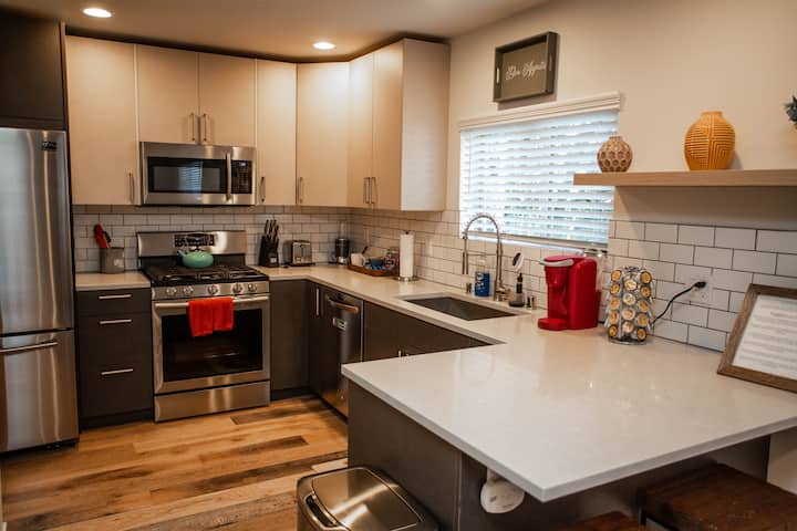 2 Bdrm 2.5 Bath - Spacious And Beautiful - Burien, WA