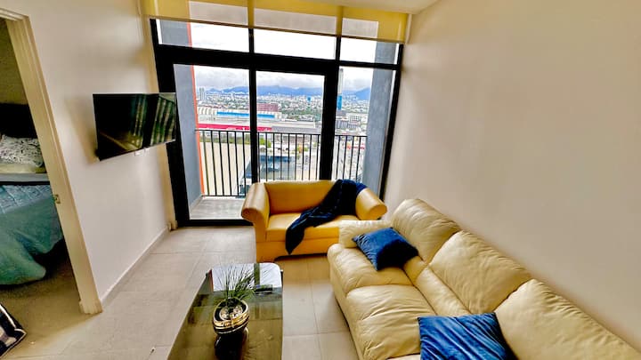 Condo 3 Recámaras Piso 17 Frente A Arena Mty - Monterrey