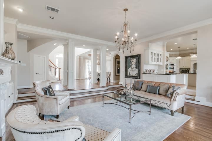 Glamorous Home Awaits You - Fresno, TX