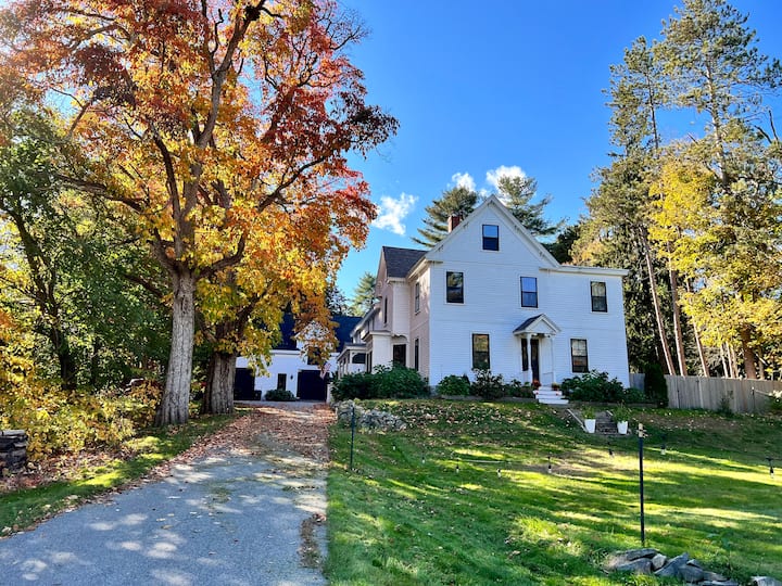 Sunny, Spacious New England Farmhouse - Ipswich, MA
