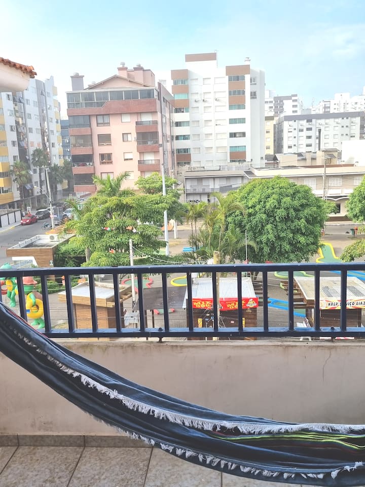 Charmosa Kitnet Com Sacada No Centro Perto Do Mar - Capão da Canoa