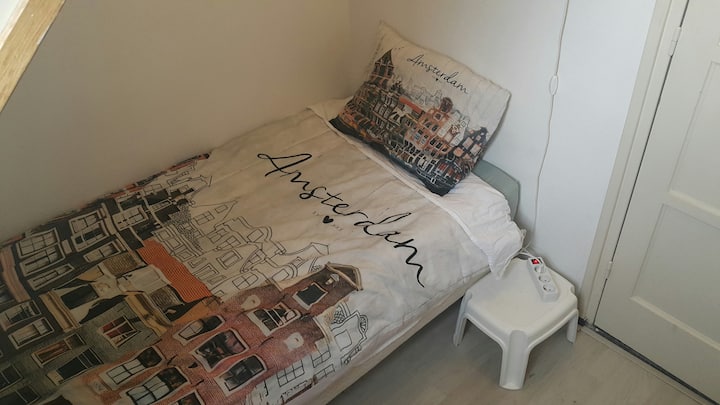 2 X 2mtr Crashpad For A Few Days Or Longer. - Eindhoven