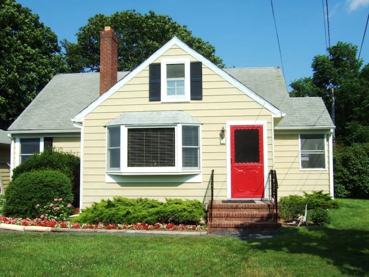 Heart Of The Hamptons - Hampton Bays, NY